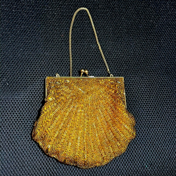 Walborg | Bags | Vintage 95s Walborg Gold Hand Beaded Clam Shell Clutch ...